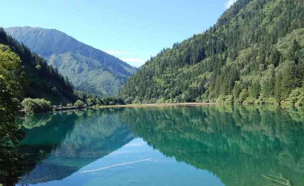 Photos, Images & Pictures of beautiful lake in Yaan Bifengxia Panda ...